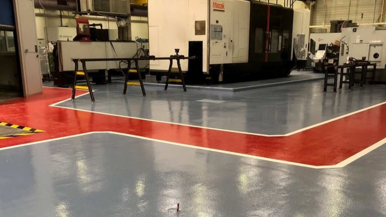 Taller mecánico: Flowfresh MF + Flowcoat SF41 | Flowcrete Iberia